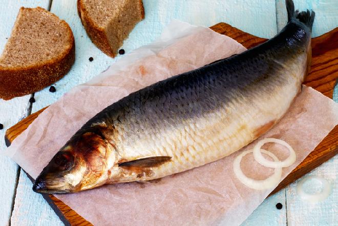 Świeży śledź: jak rozpoznać, czy jest rzeczywiście świeży? - Beszamel.se.pl